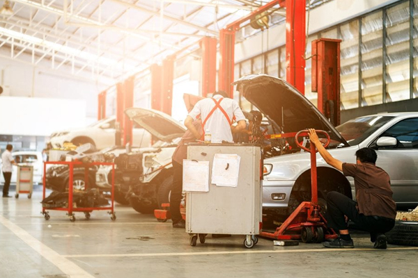 24x7 Bus Workshop Services in Dubai | FPT Group 043360046